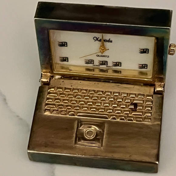 Xanadu | Accents | Mini Xanadu Clock Shaped Like A Laptop With Windows ...